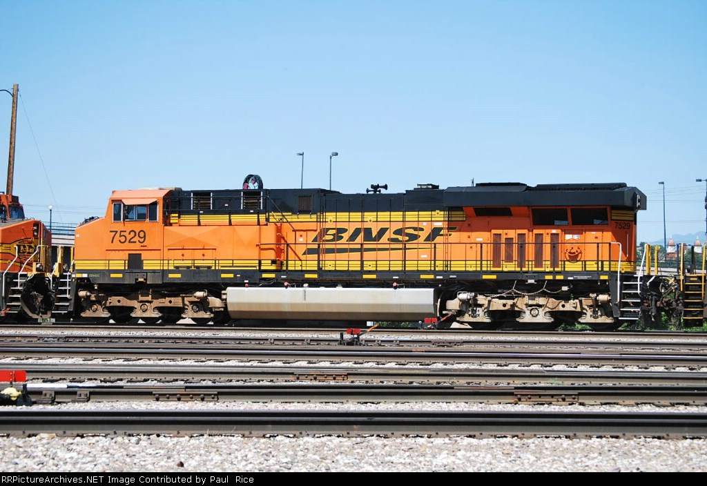 BNSF 7529